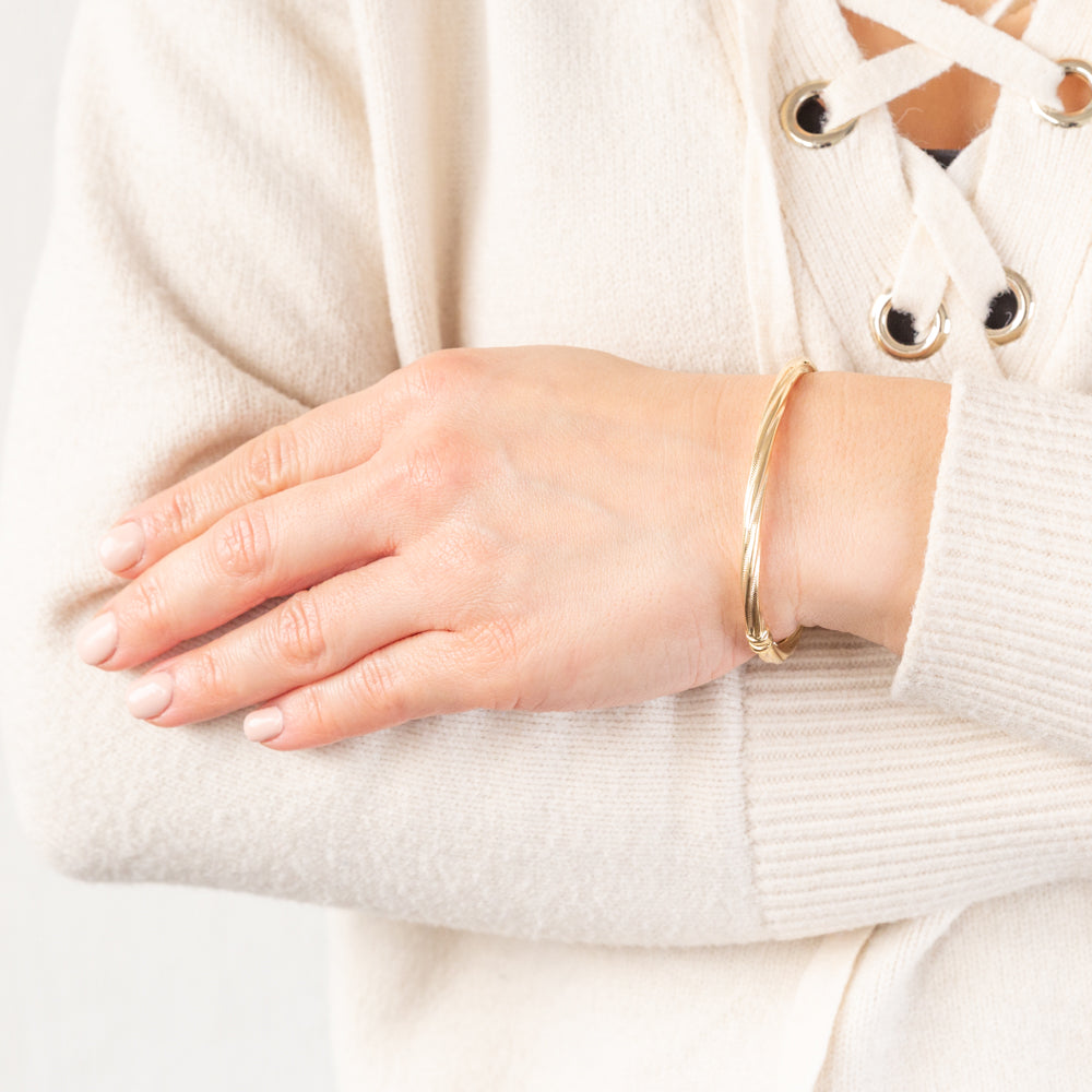 9ct Yellow Gold Twisted Tube Hinged Bangle – Shiels Jewellers