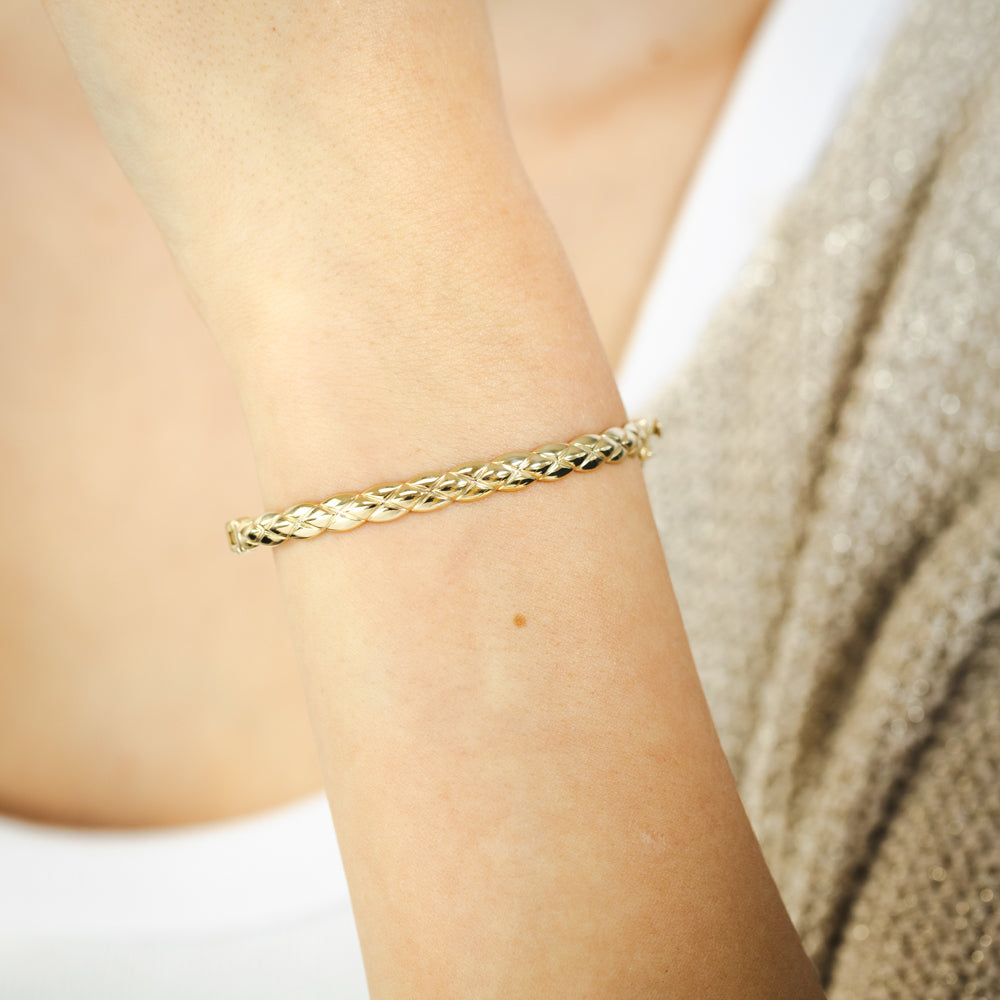 9ct Yellow Gold Fancy Pattern Hinged Bangle– Shiels Jewellers