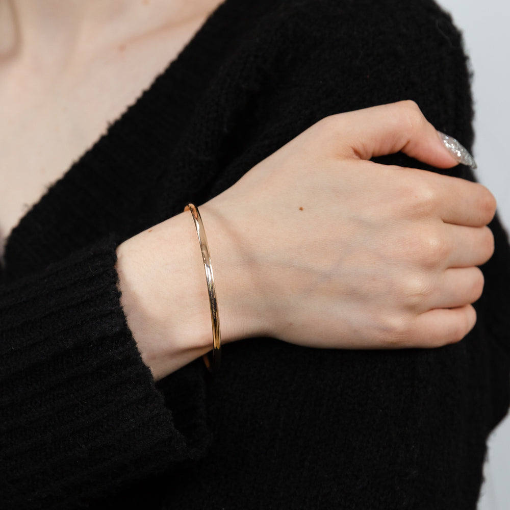 9ct Rose Gold Silverfilled Light Weight 3mm X 65mm Bangle – Shiels ...