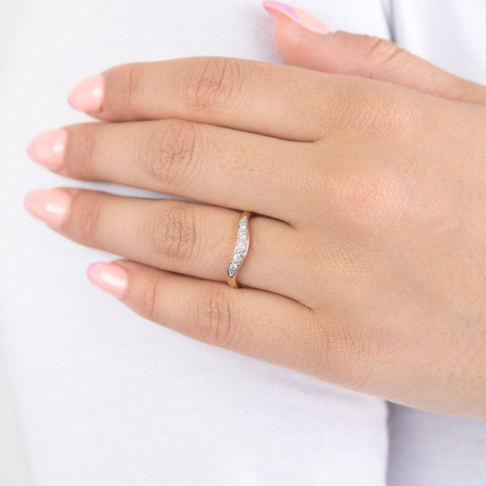 9ct Yellow Gold Diamond Curved Ring – Shiels Jewellers